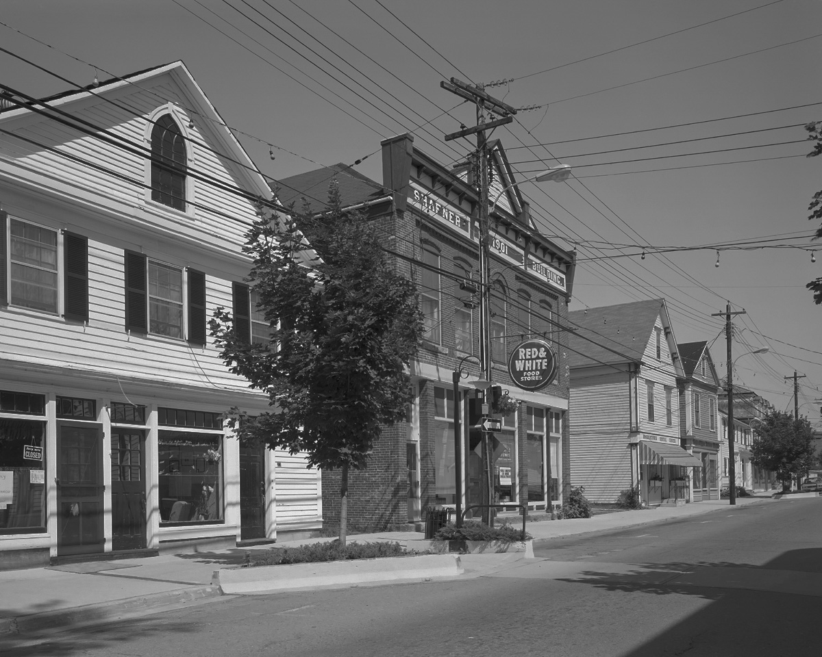 Alvin Comiter | 02-050 BridgetownMisc c Dfine m s NIK85 1200 8bitfor Web v2