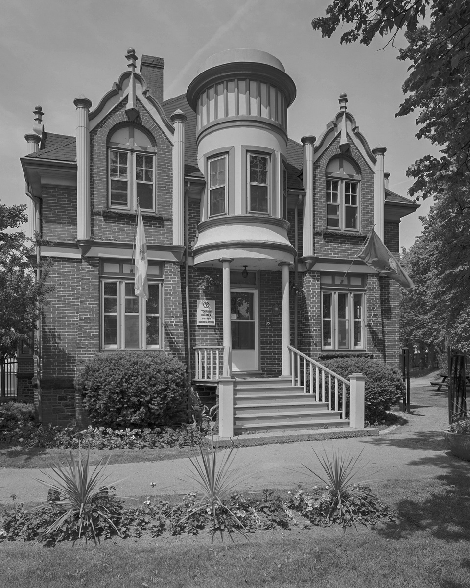 Alvin Comiter | L-117 02-091 HfxPubGrdLodge v1 c Dfine m sky NIK for WEB v3